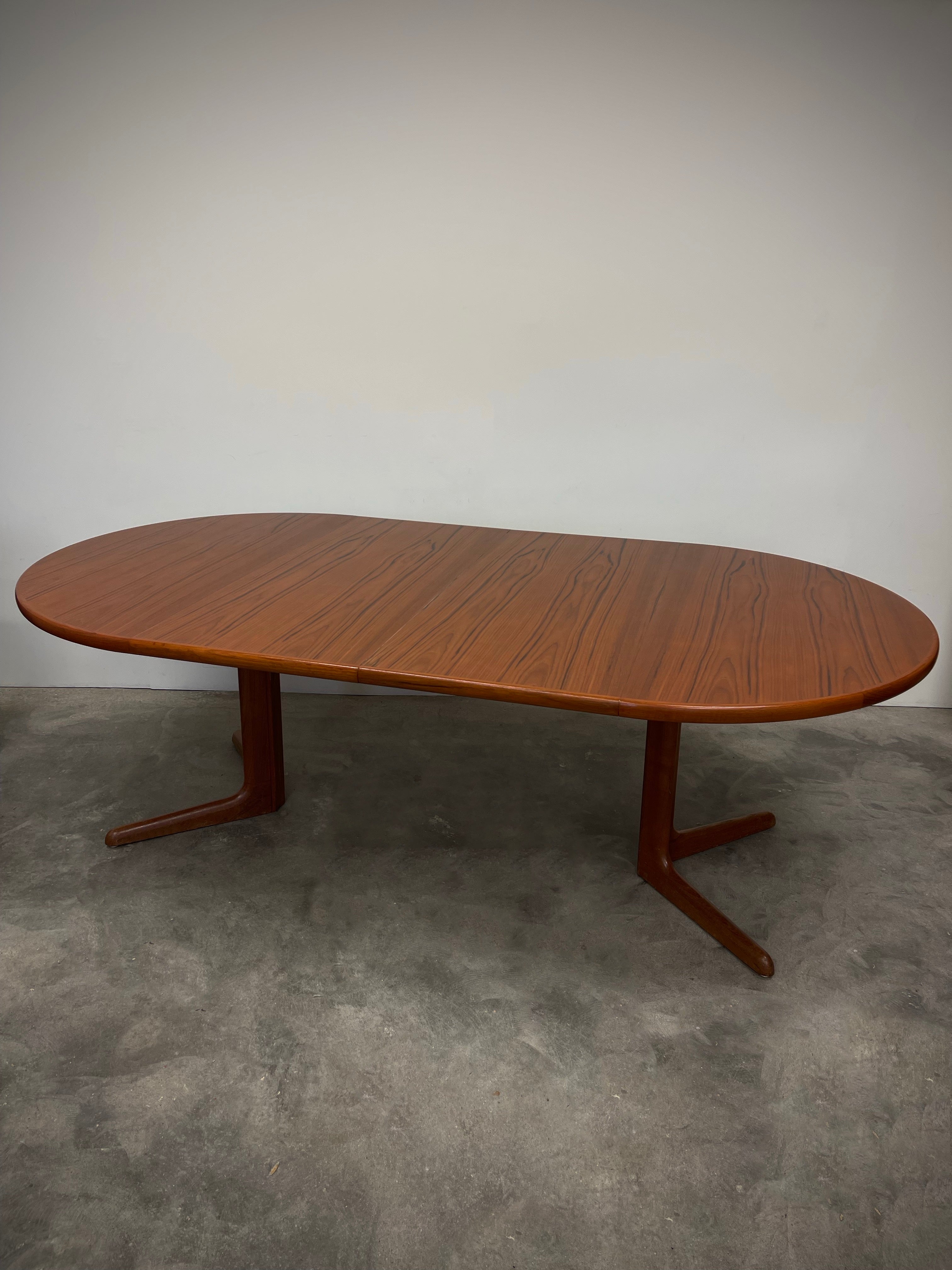 Dyrlund teak extending dining table – Shop Chunk